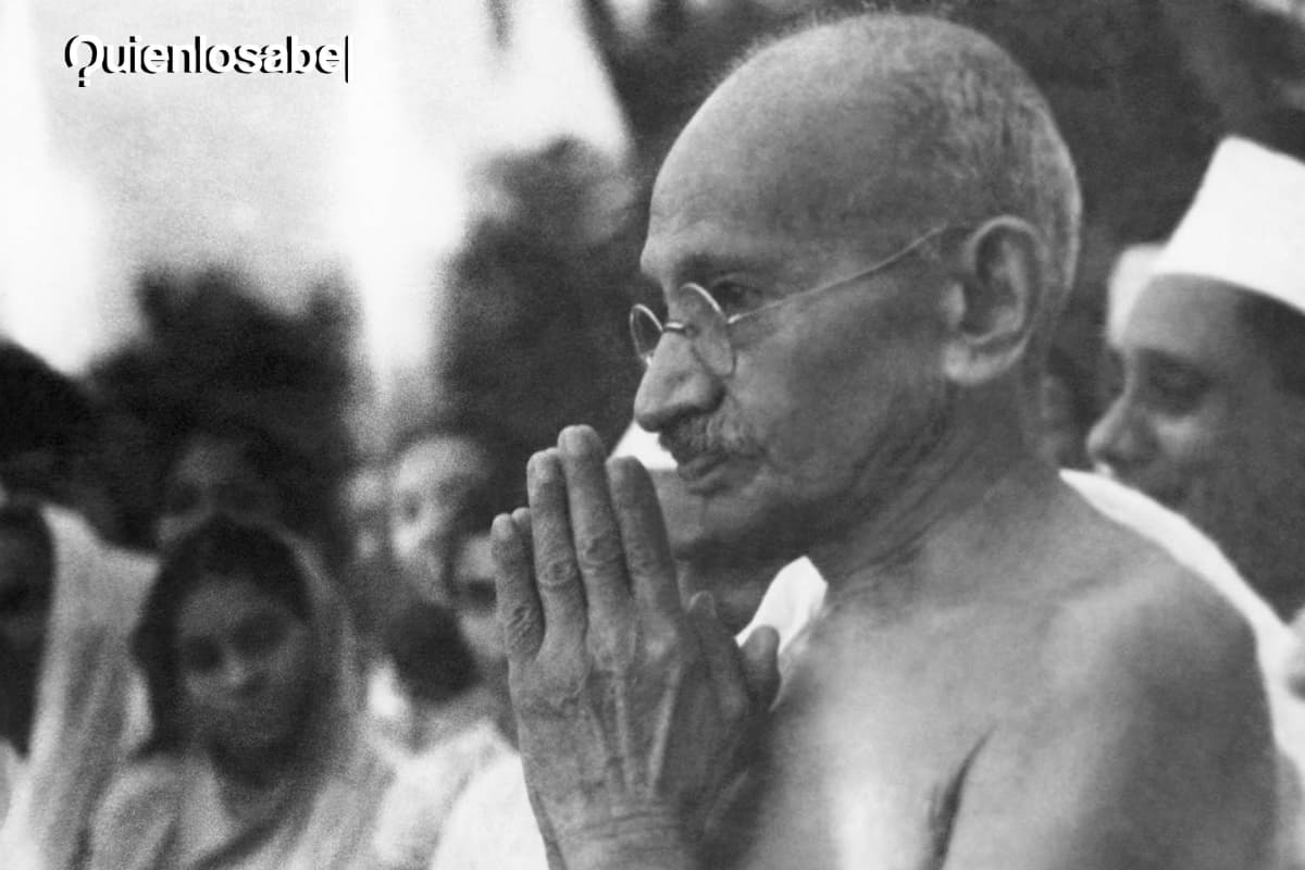 ¿Quién fue Mahatma Gandhi y cuál fue su legado?